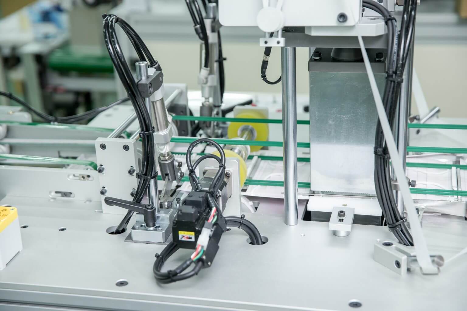 Top 13 Non-Woven Fabric Examples in Modern Industry- YITING